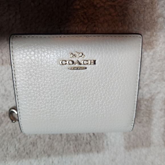 Coach | Bags | Coach Ivory Leather Wallet With Gold Logo | Poshmark